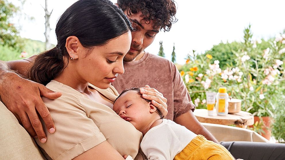 Skin-to-skin contact: important for parents and chi - Weleda